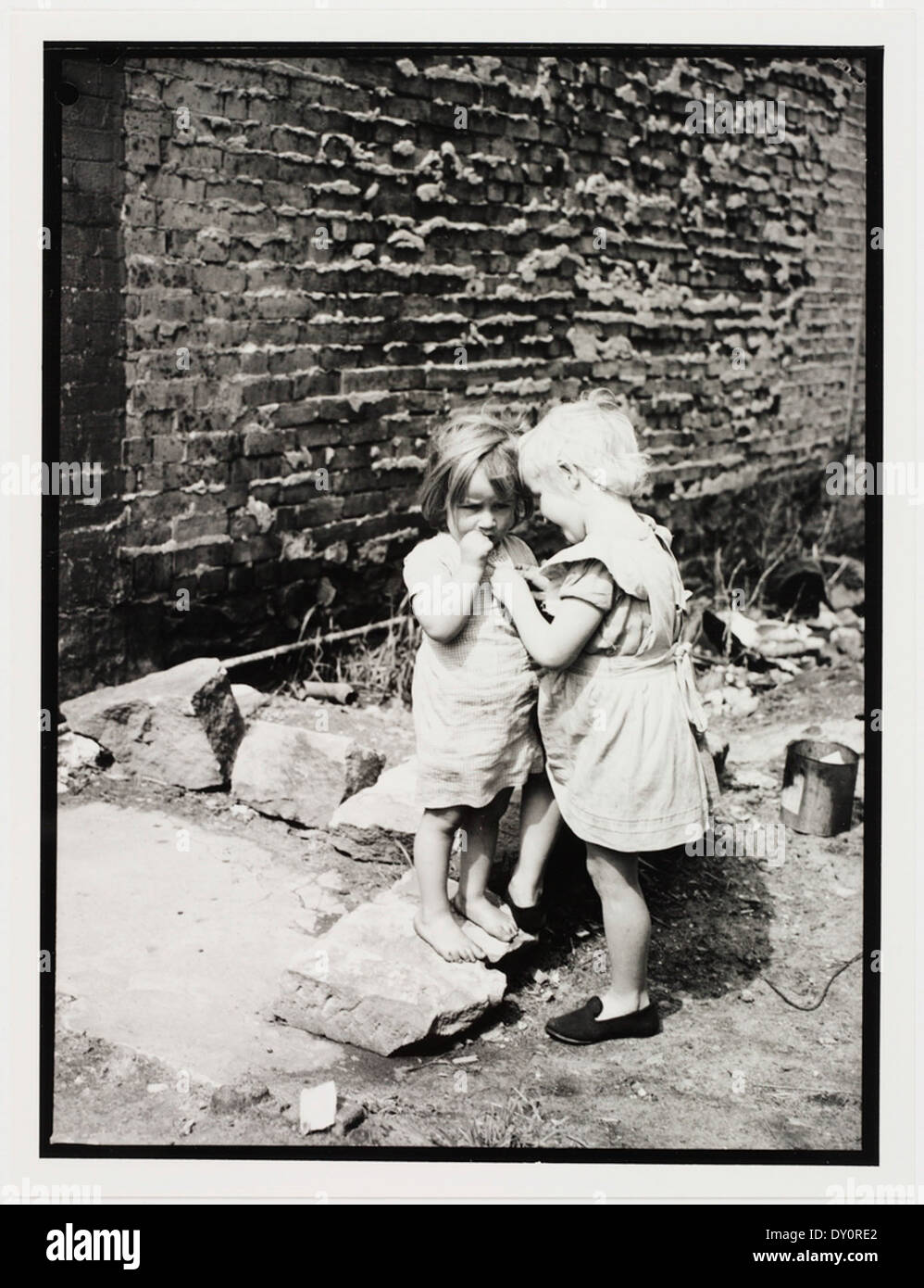 Children in sydney slums hi-res stock photography and images - Alamy