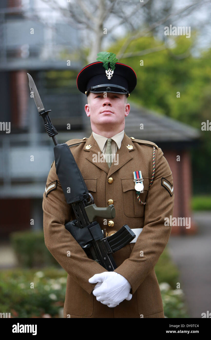 Soldiers from the British Army's 2 Mercian Regiment awaits the arrival ...