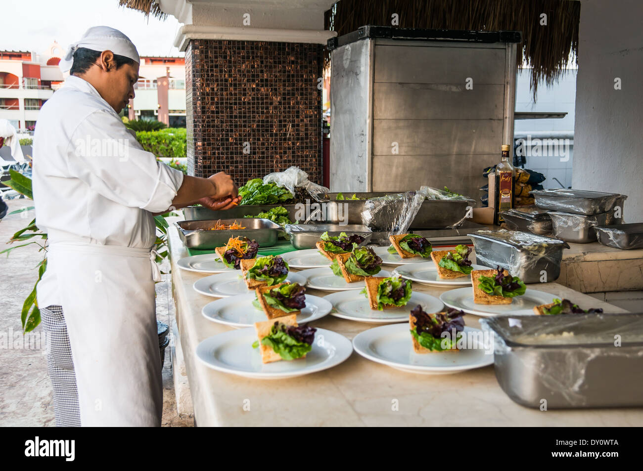 Maya cooking hi-res stock photography and images - Alamy