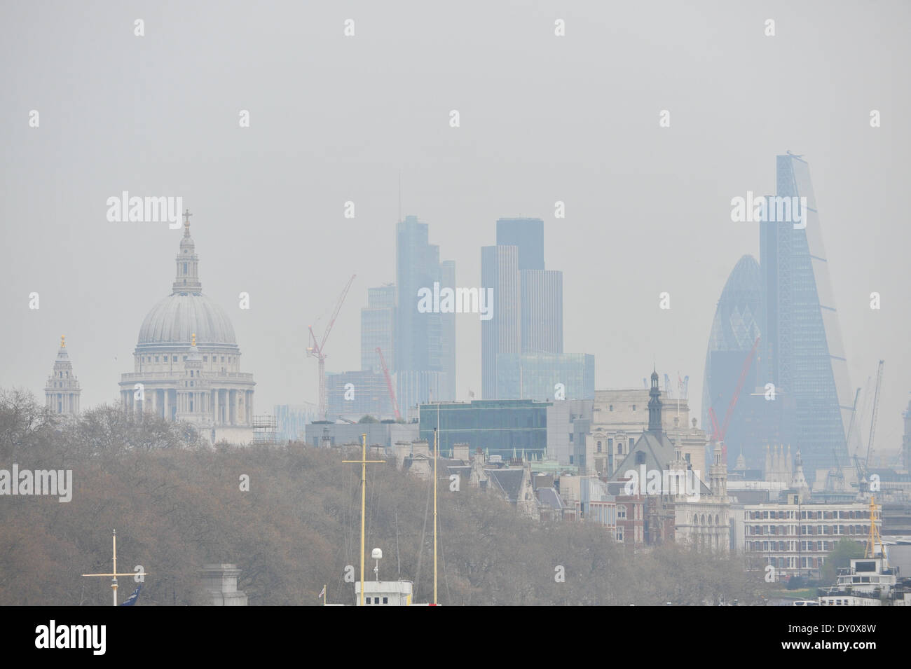 Air pollution london hi-res stock photography and images - Alamy