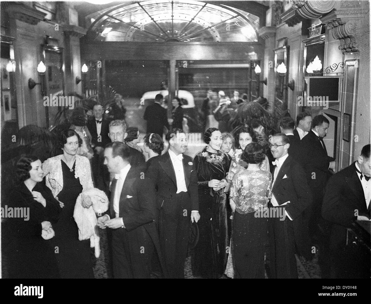 Theatre crowd foyer hi-res stock photography and images - Alamy