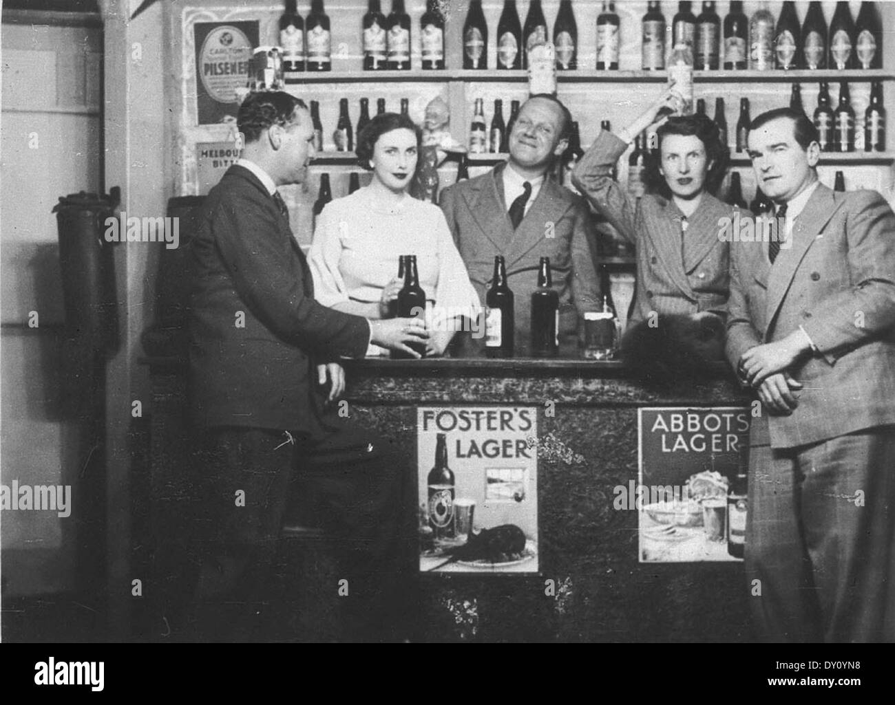 1930s bar hi-res stock photography and images - Alamy