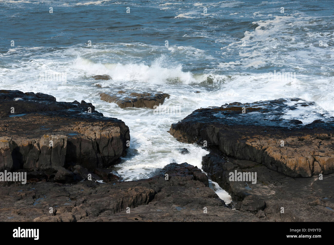 Cascade waves hi-res stock photography and images - Alamy