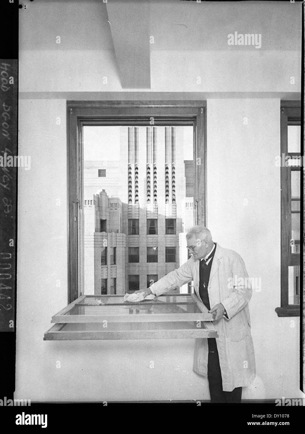 In this photo from November 1937, an inventor demonstrates the ...