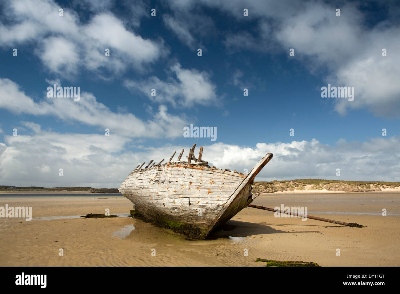 Ireland, Co Donegal, Gweedore, Bunbeg, Bad Eddies boat wreck on ...