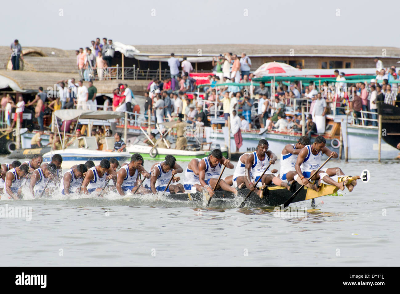 Boat race trophy hi-res stock photography and images - Alamy