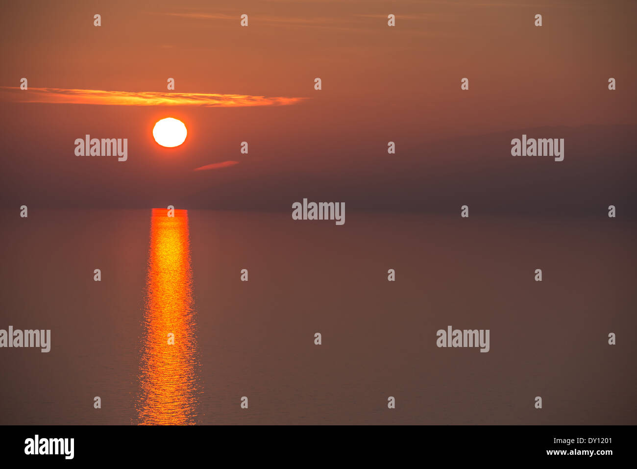 Tranquil sunset closeup sea hi-res stock photography and images - Alamy