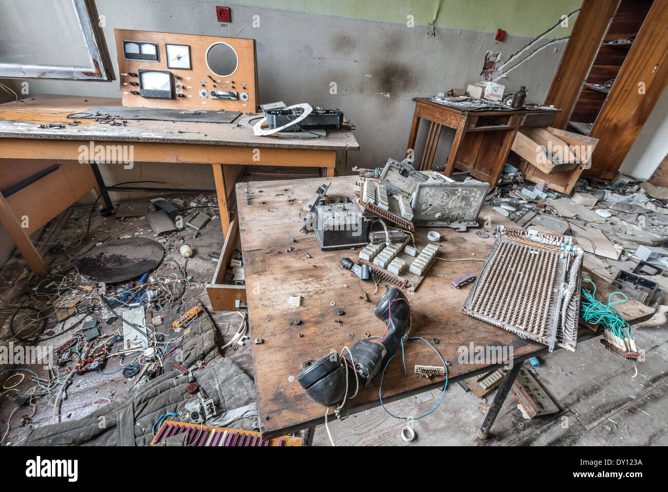 Very old room on abandoned house Stock Photo - Alamy