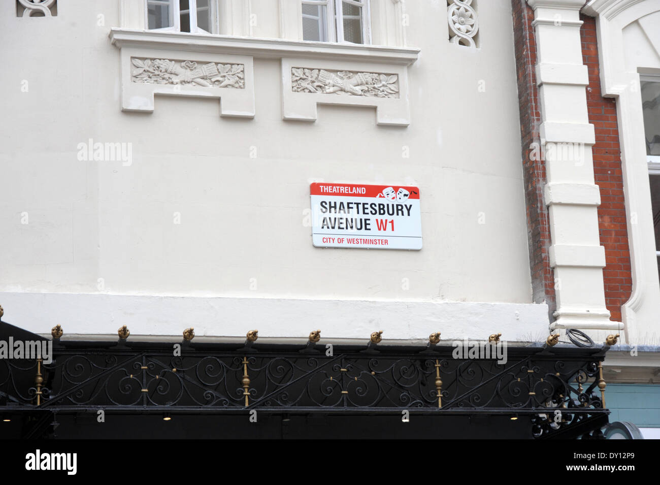 Apollo theatre london ceiling hi-res stock photography and images - Alamy