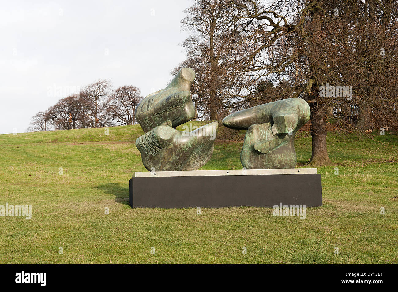 Two piece reclining figure hi-res stock photography and images - Alamy