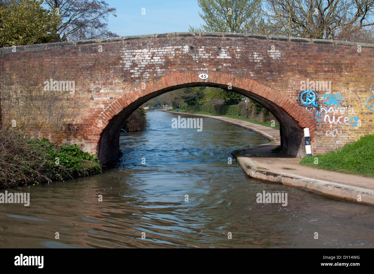 Bridge Grand Union Canal High Resolution Stock Photography and Images ...