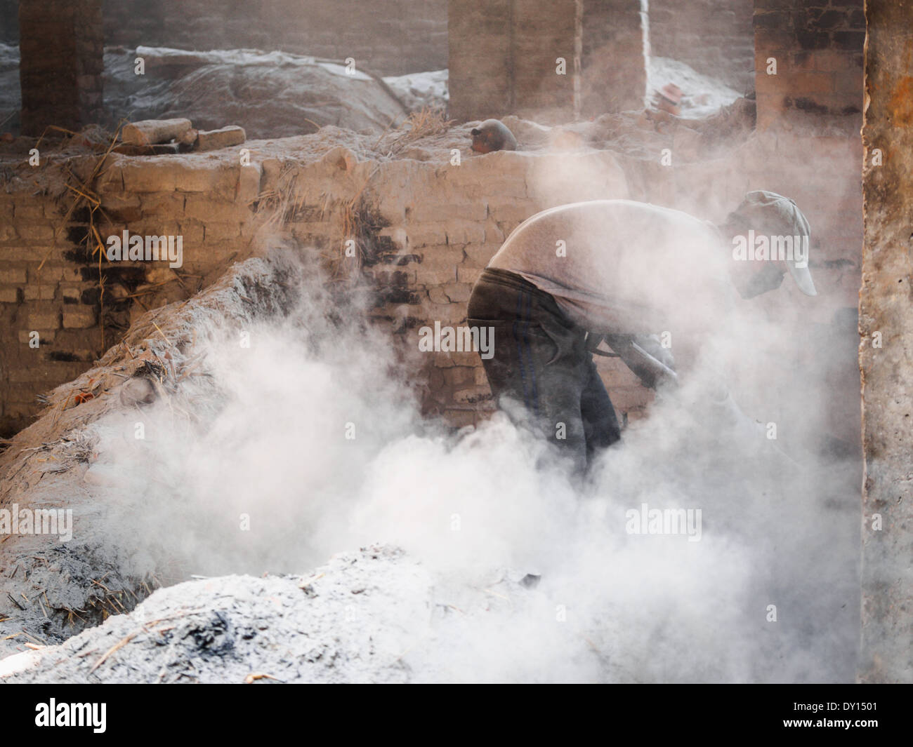 Kiln pottery fire hi-res stock photography and images - Alamy