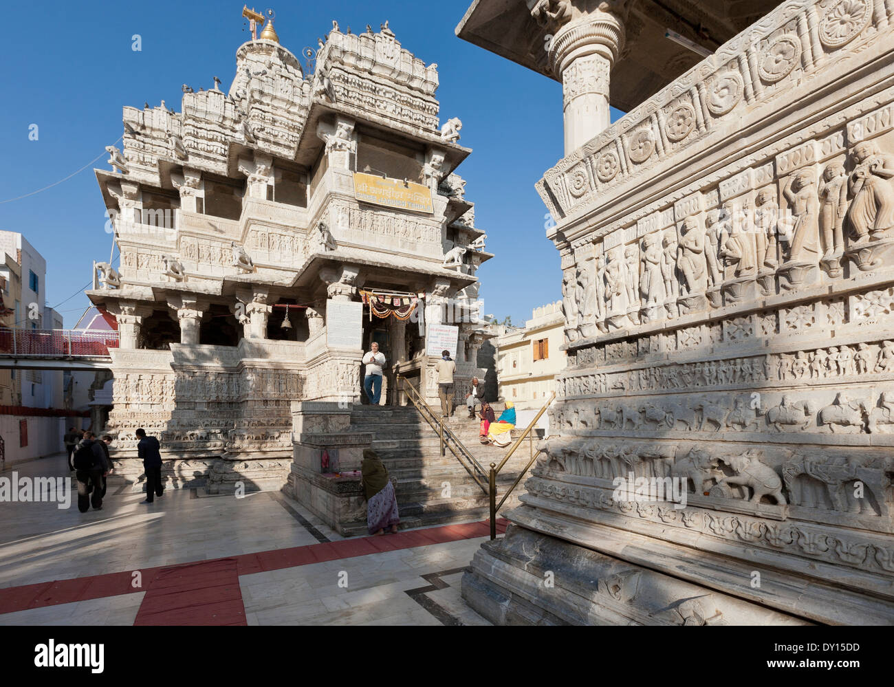 Udaipur temples hi-res stock photography and images - Alamy