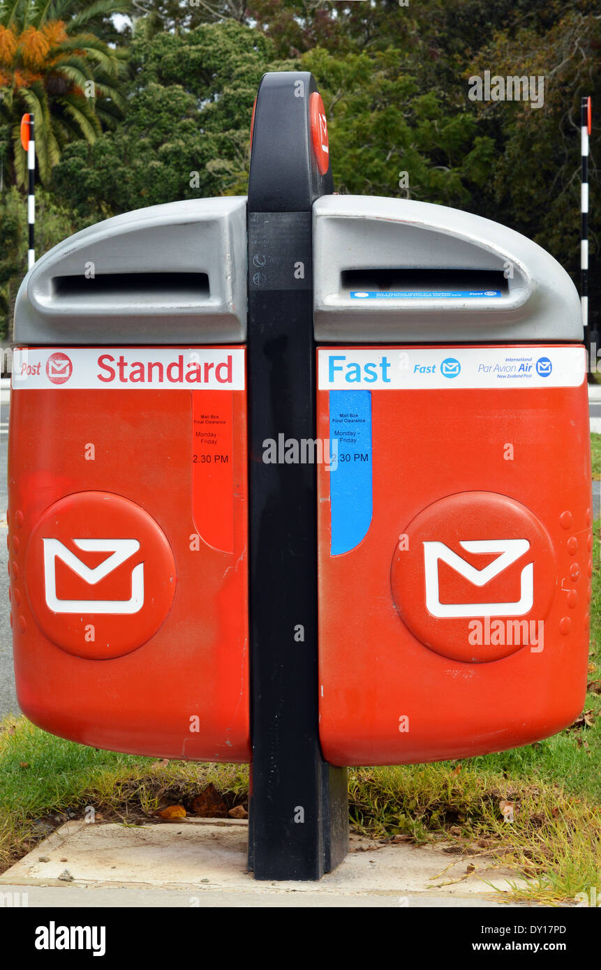 Nz Post Delivery High Resolution Stock Photography and Images - Alamy
