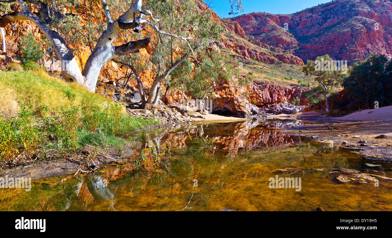 Ormiston Gorge outback landscape water hole reflections landscapes ...
