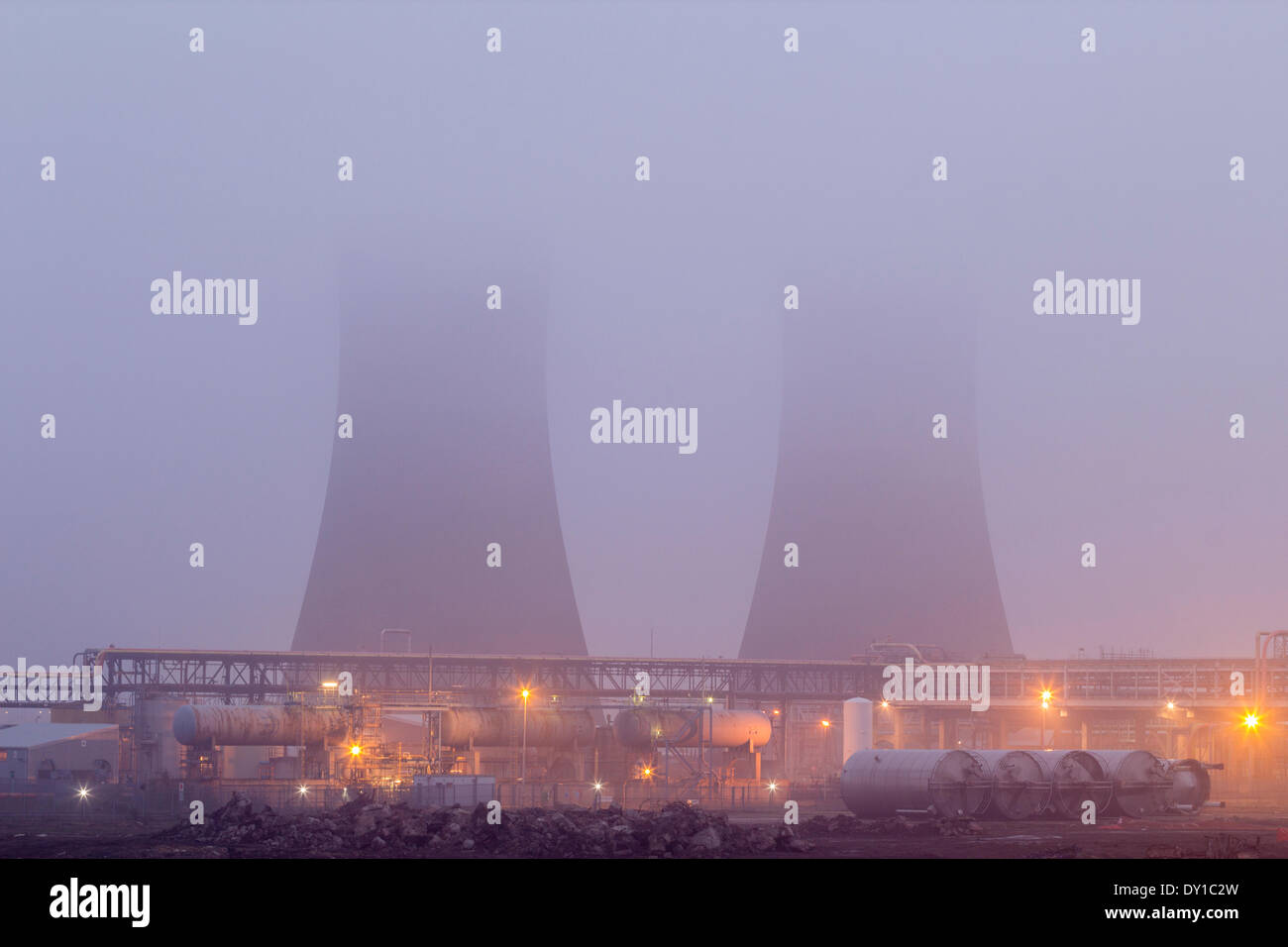 Billingham, UK. 3rd Apr, 2014. A Haze of low cloud and mist over ...
