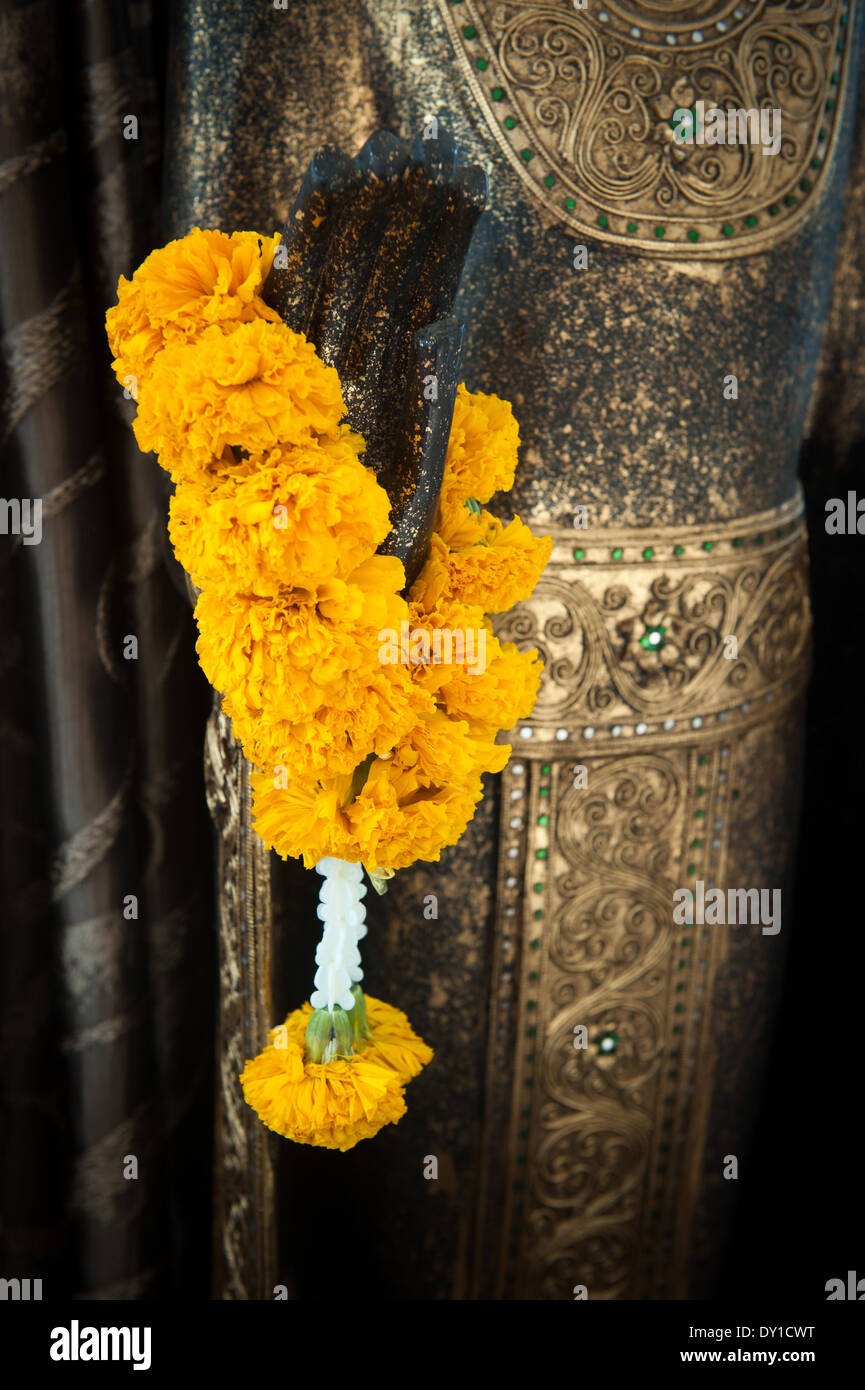Buddhist flower offering hi-res stock photography and images - Alamy