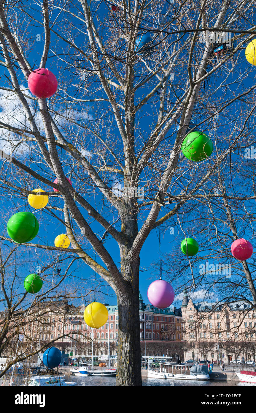 Tree art installation of hi-res stock photography and images - Alamy