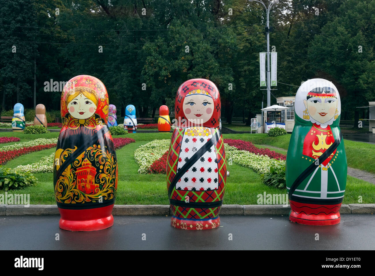 Russian doll matryoshka wooden hi-res stock photography and images - Alamy