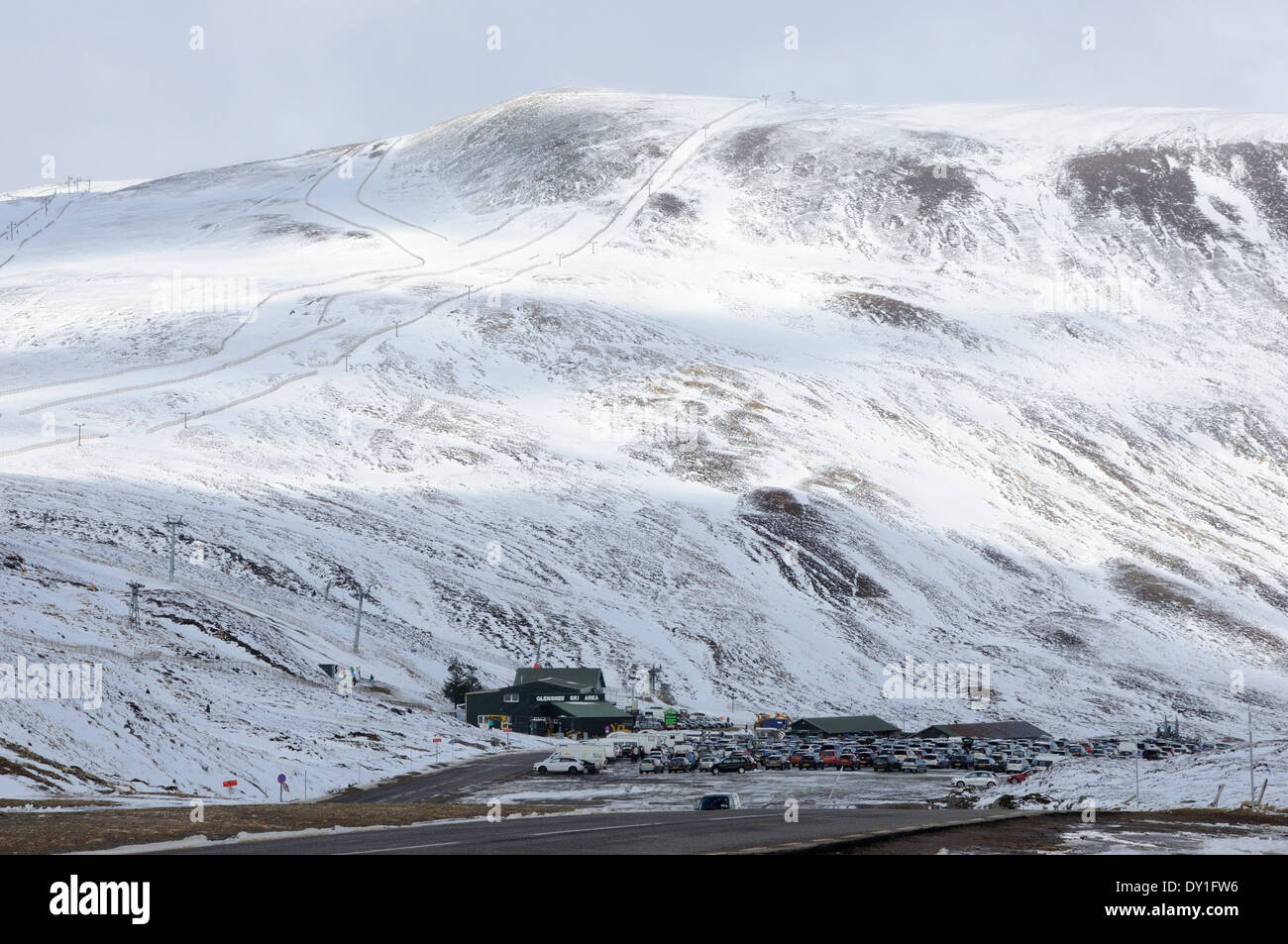 Glenshee road hi-res stock photography and images - Alamy