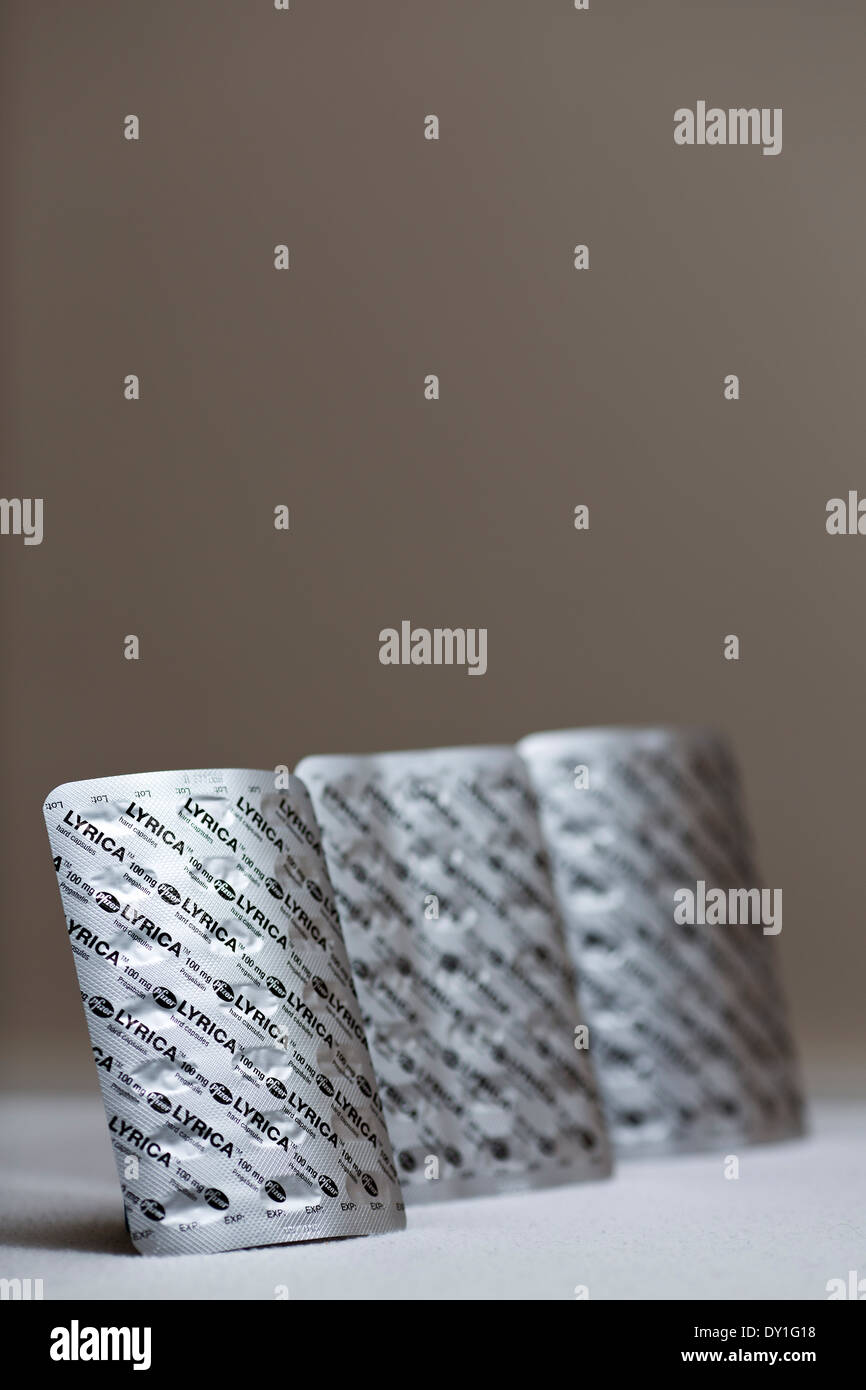 Pregabalin lyrica capsules hi-res stock photography and images - Alamy