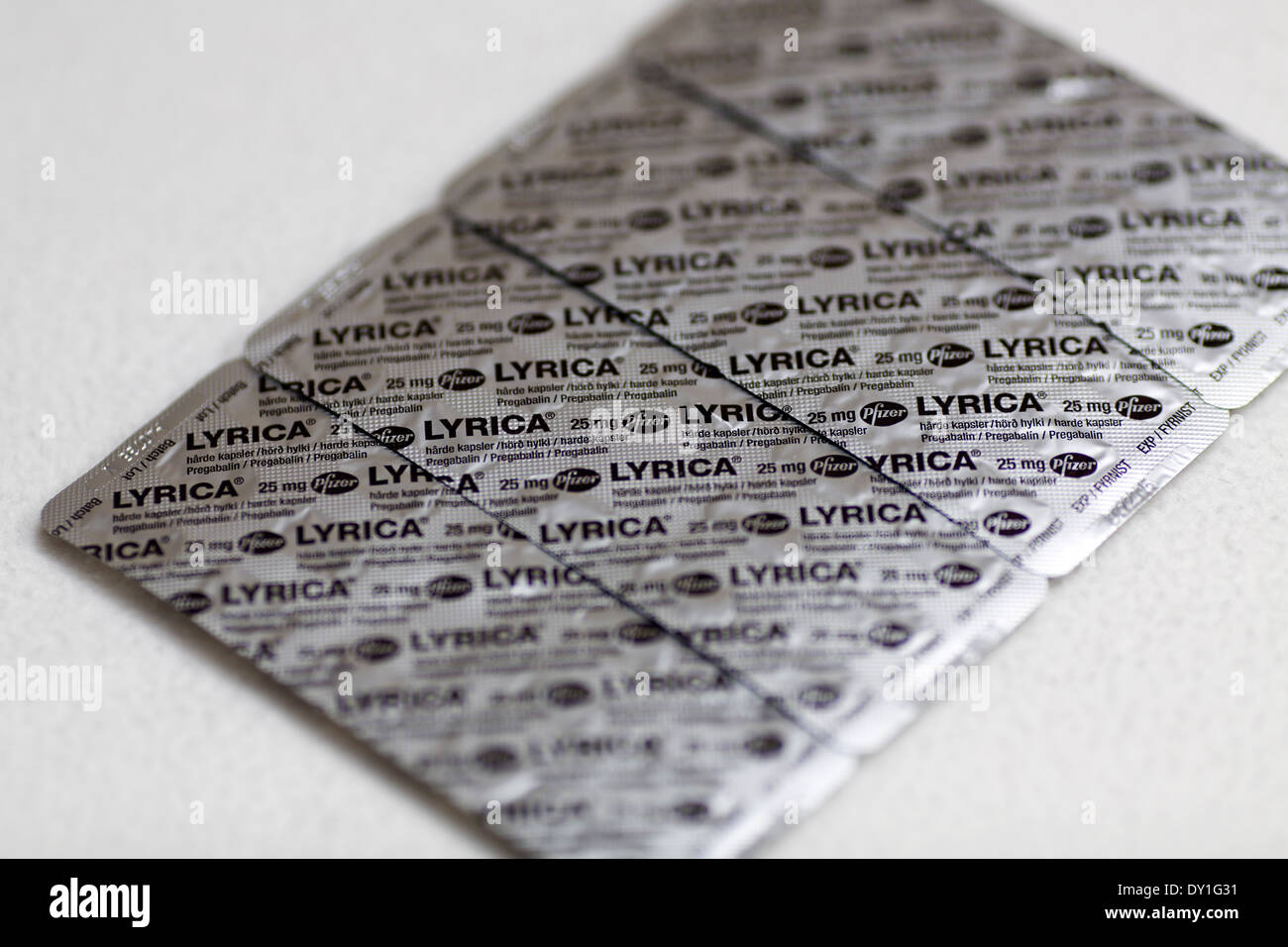 Pregabalin lyrica capsules hi-res stock photography and images - Alamy