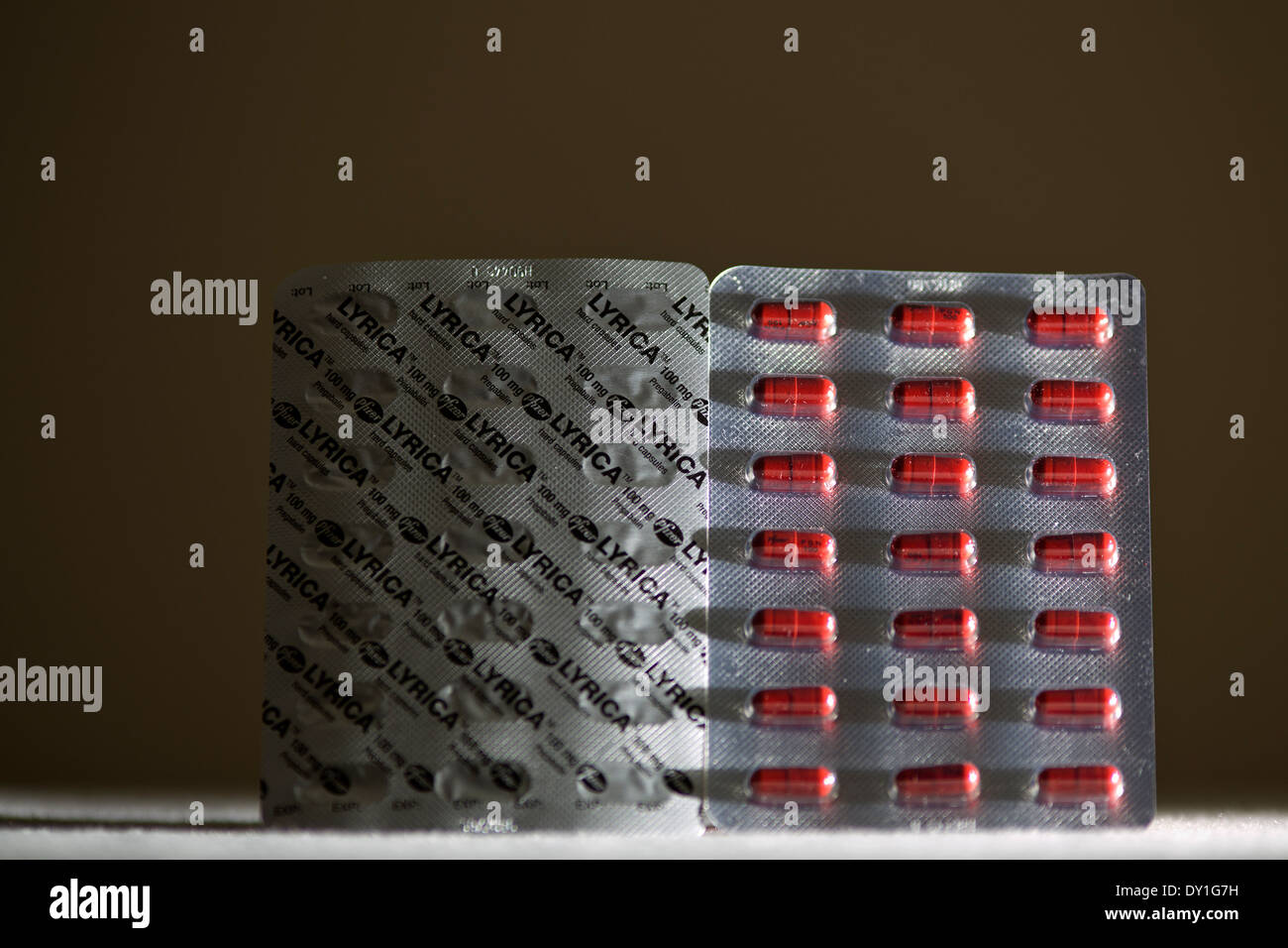 Pregabalin lyrica capsules hi-res stock photography and images - Alamy
