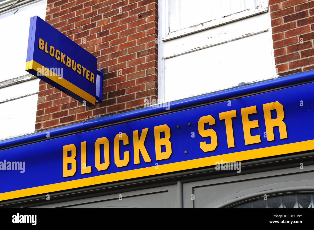 Blockbuster store sign hi-res stock photography and images - Alamy