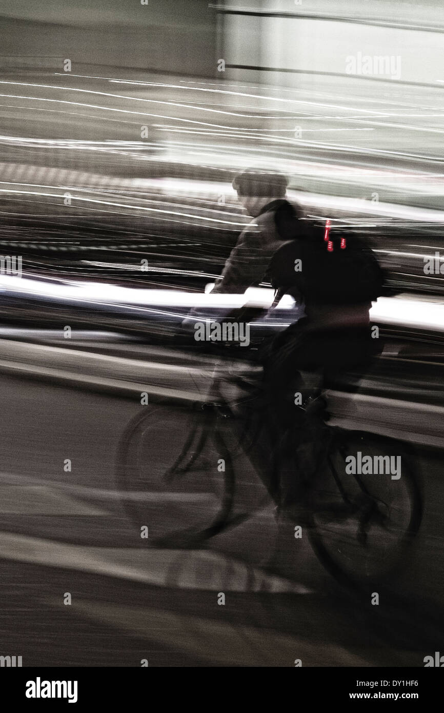 Cycling traffic lights dark hi-res stock photography and images - Alamy