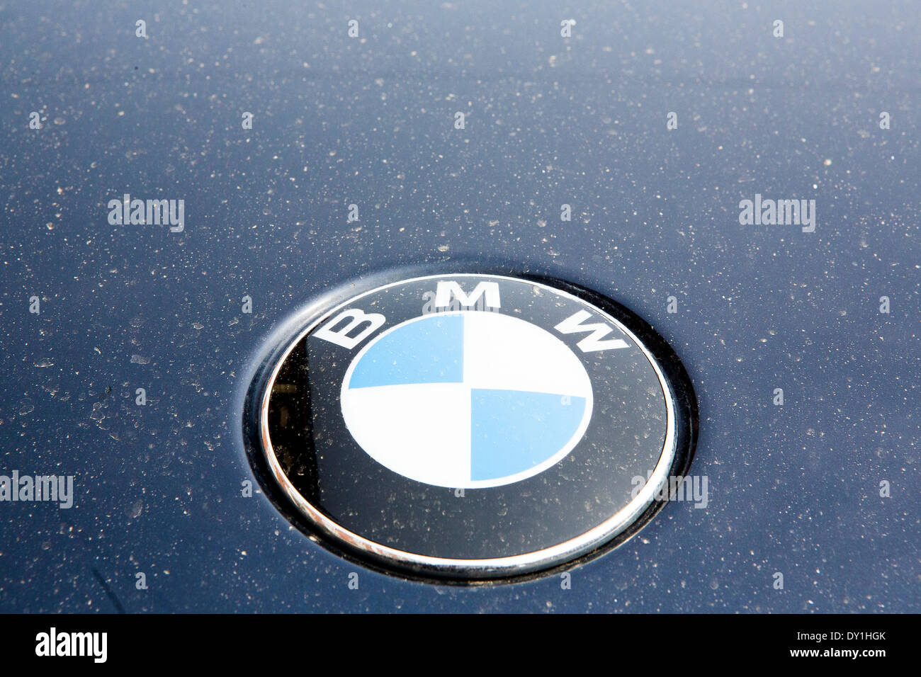 Bmw logo dust hi-res stock photography and images - Alamy