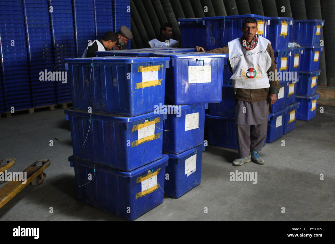 Kabul, Afghanistan. 3rd Apr, 2014. Afghan election commission workers ...