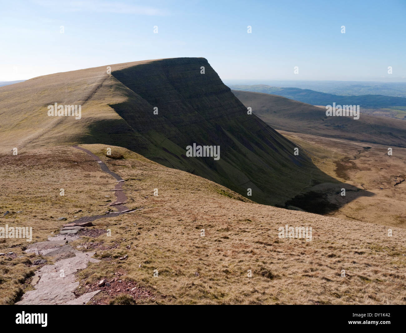 Picws Du viewed from Bwlch Blaen Twrch on Black Mountain (Carmarthen ...