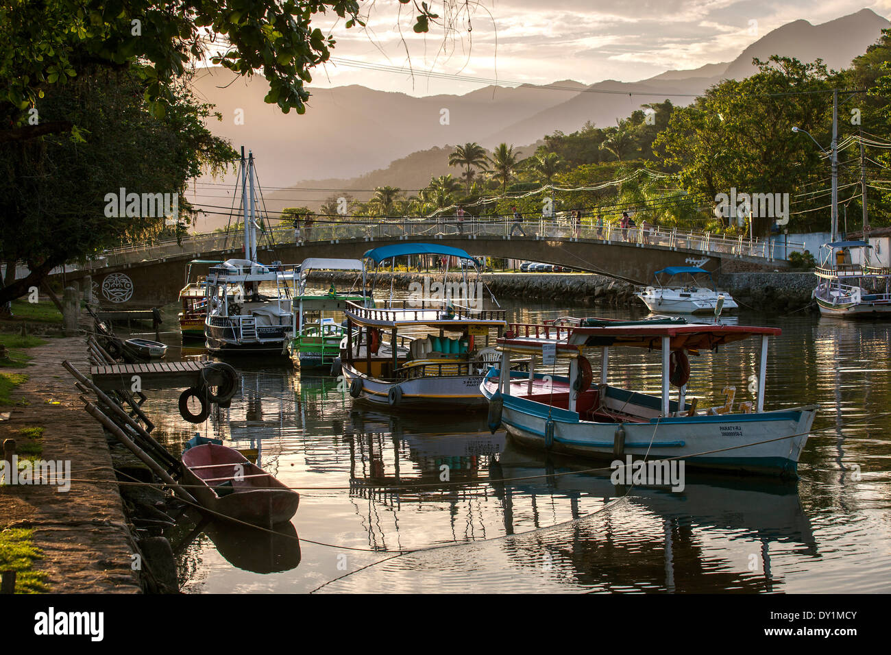 Rio de janeiro bridge hi-res stock photography and images - Alamy