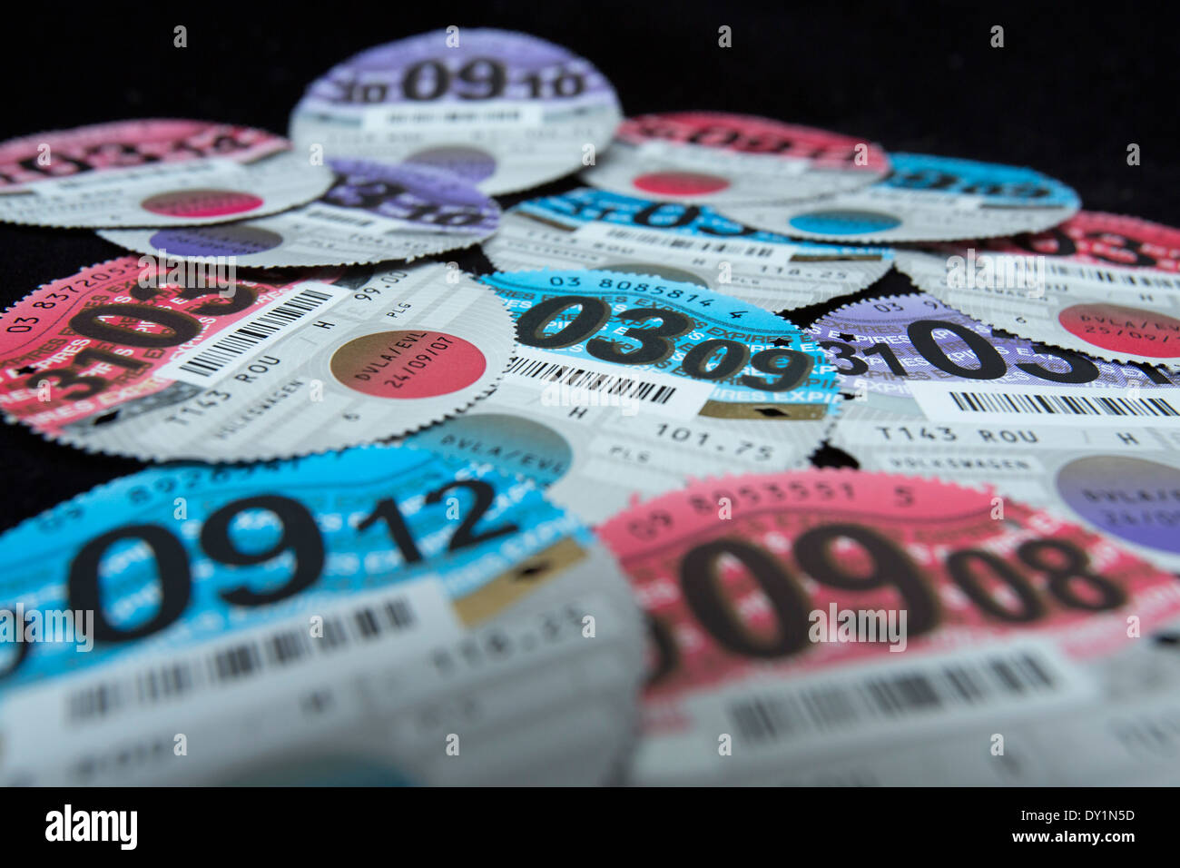 UK paper car tax discs reach the end of the road as enforcing the ...