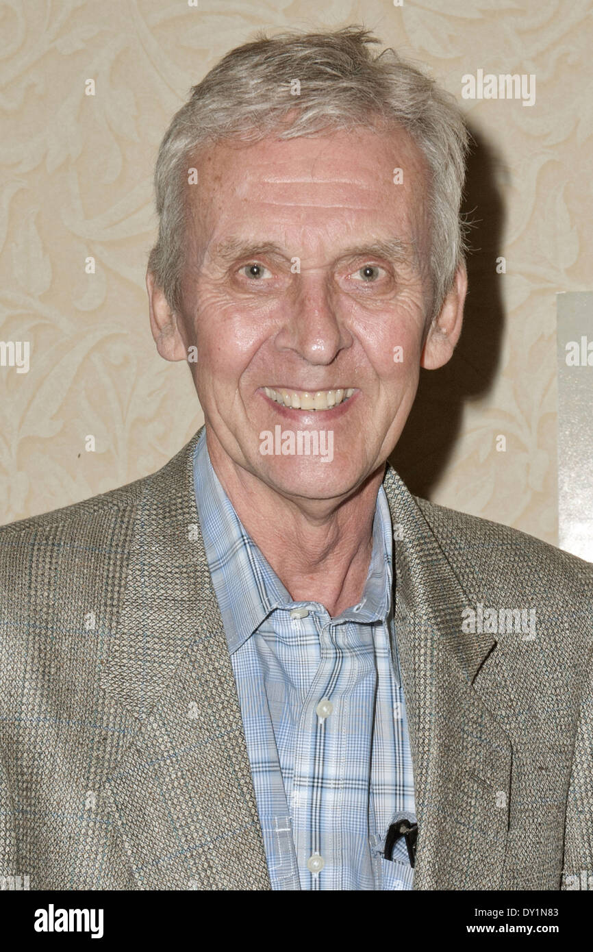 Actor patrick macnee hi-res stock photography and images - Alamy