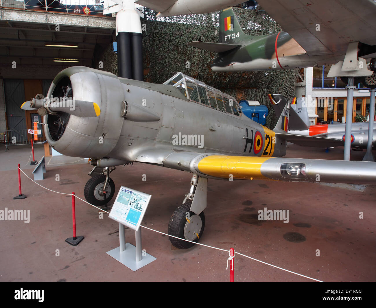 World war ii t 6 texan hi-res stock photography and images - Alamy