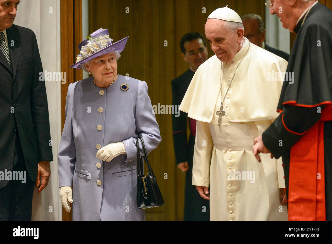 Queen elizabeth ii meets pope francis hi-res stock photography and ...