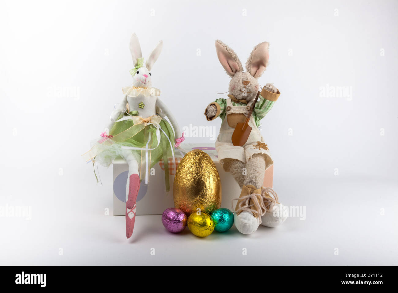 Rabbits egg hi-res stock photography and images - Alamy