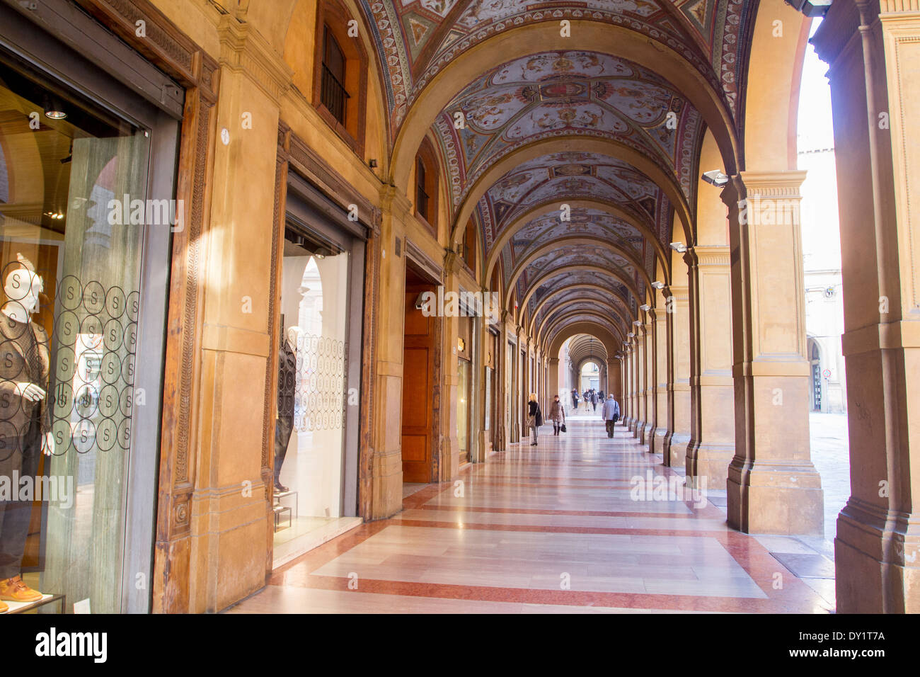 Arcades on the streets of Bologna, Emilia Romagna, Italy Stock Photo ...