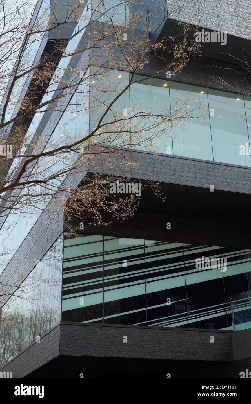 Gyre shopping center in Omotesando, Tokyo Japan Stock Photo - Alamy