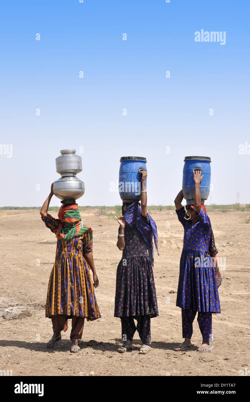 India, Gujarat, Rann of Kutch, Mengal tribe, women Stock Photo - Alamy
