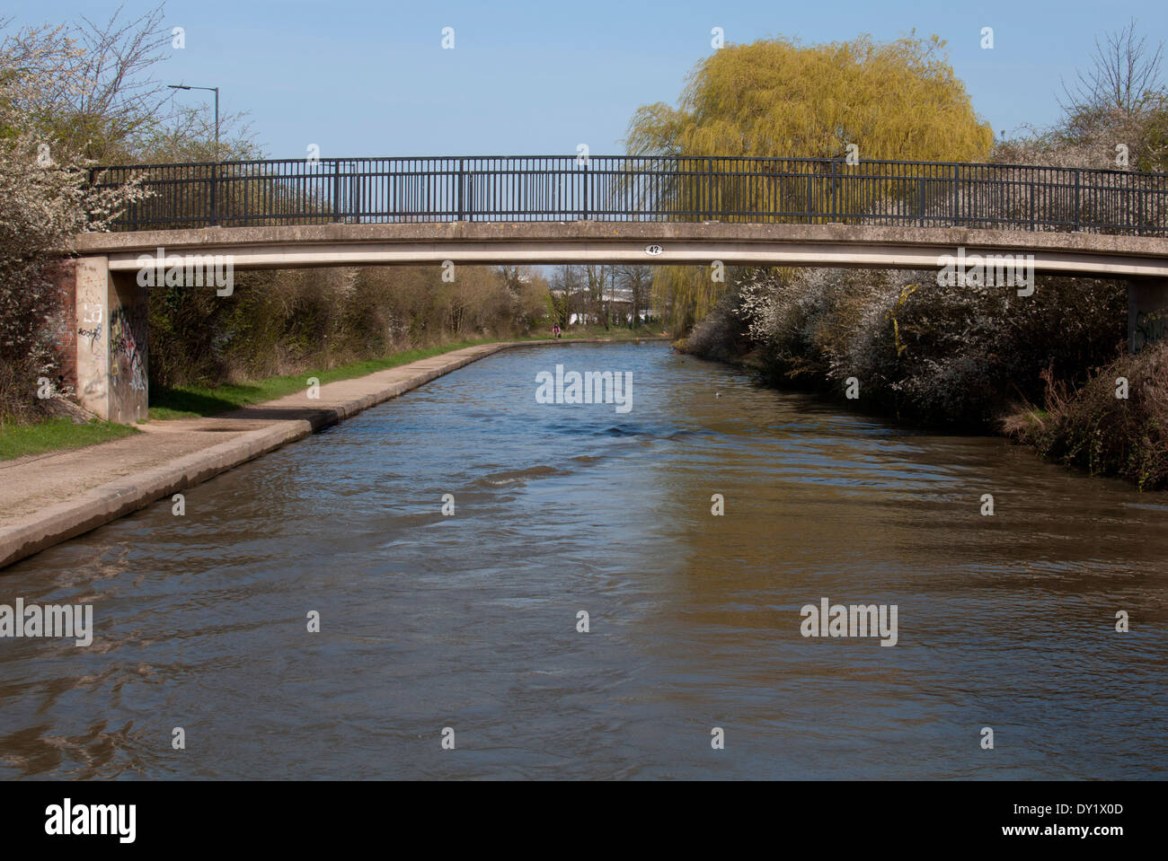 Bridge 42 (footbridge), Grand Union Canal, Leamington Spa, UK Stock ...