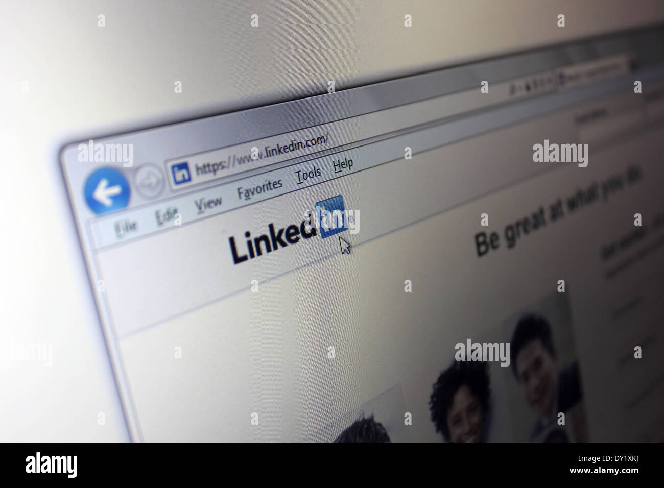 Linkedin profile hi-res stock photography and images - Alamy