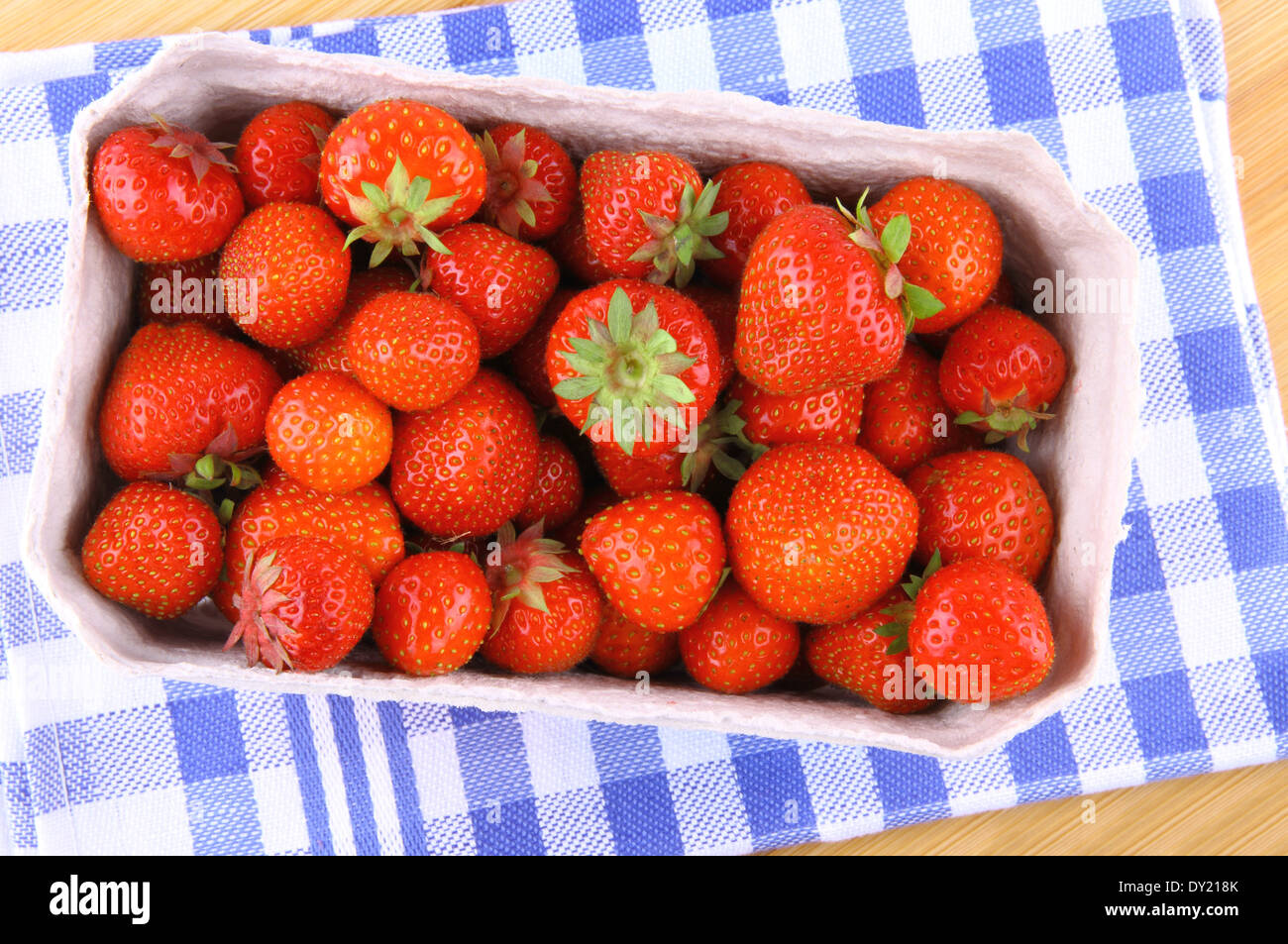 Raw straberry hi-res stock photography and images - Alamy