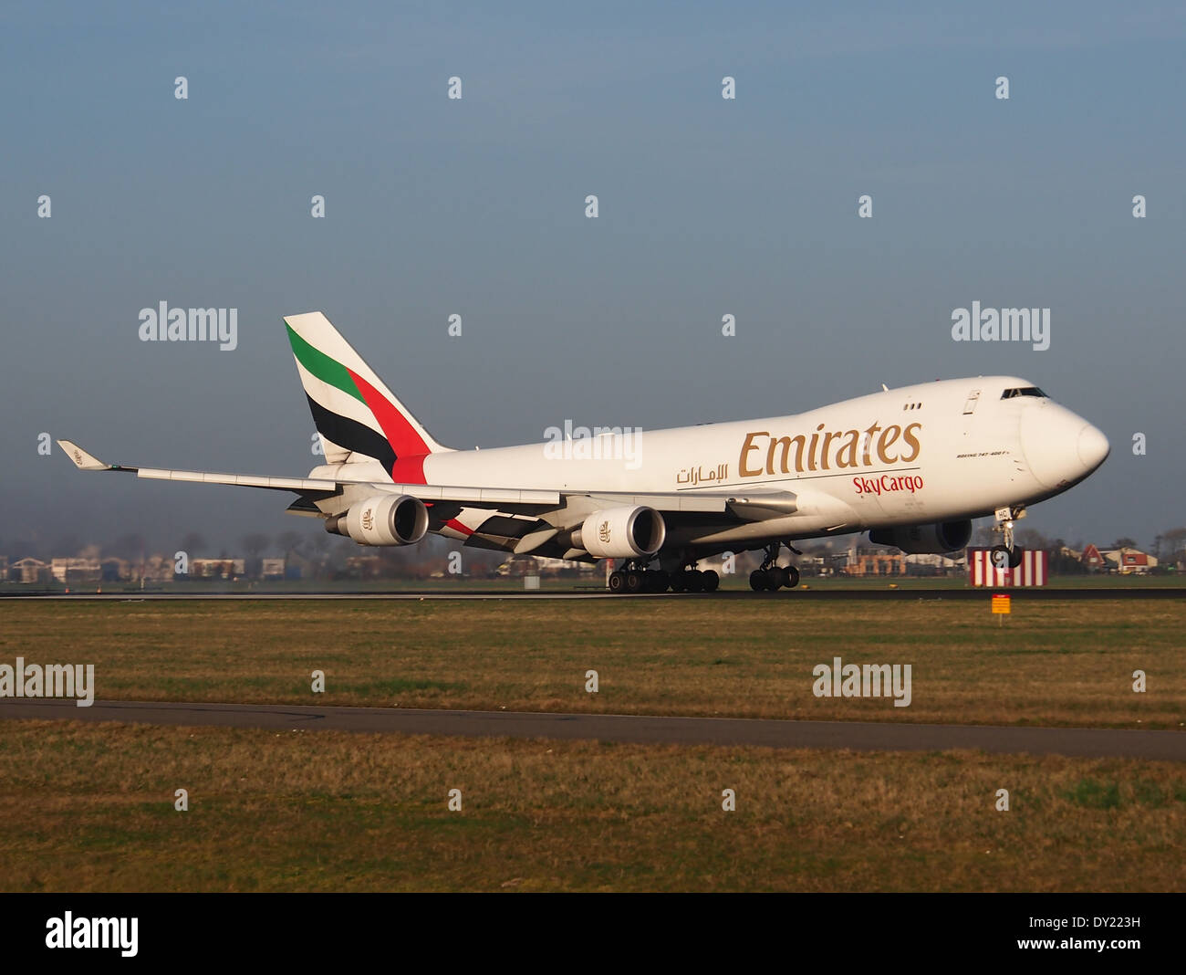 Oo thc emirates boeing 747 4haf er hi-res stock photography and images ...