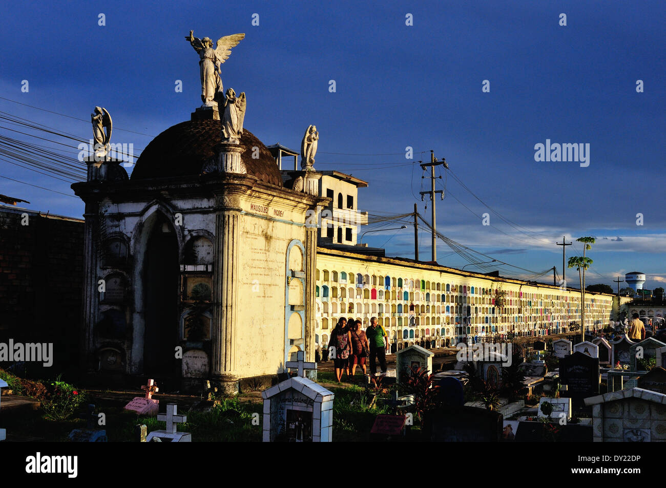 Mausoleo - Father's day - Cementerio General - Cemetery in IQUITOS ...