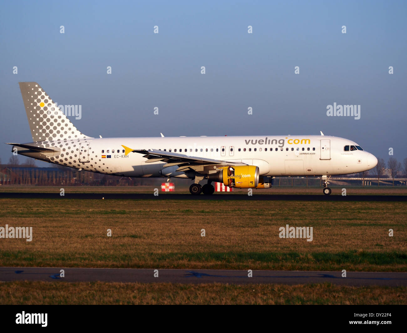 The Airbus A320-214, registration EC-KRH, operated by Vueling Airlines ...