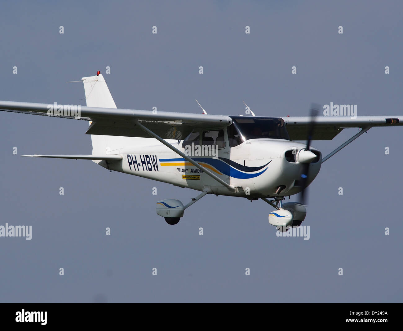 Cessna 172s skyhawk sp hi-res stock photography and images - Alamy