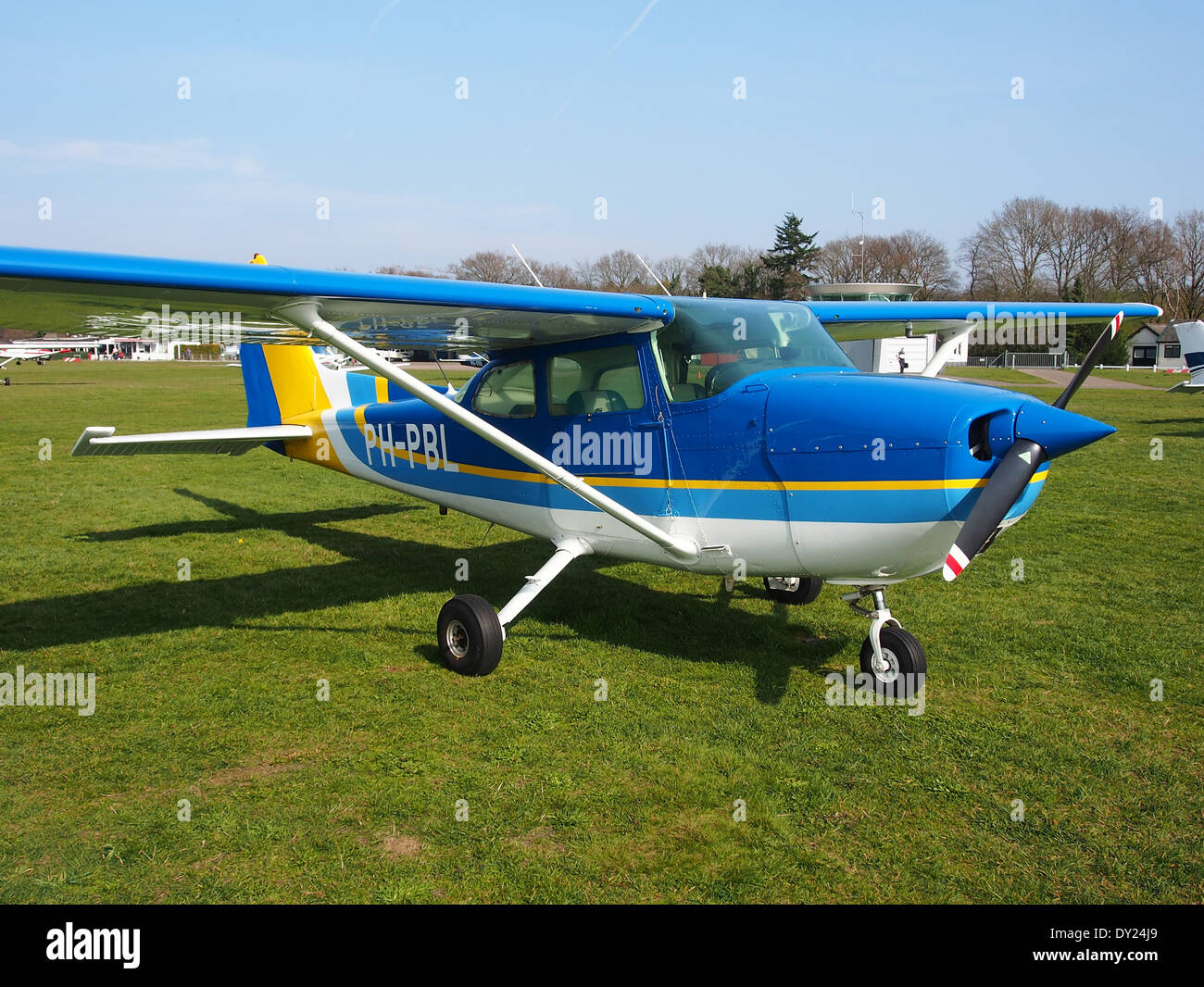 PH-PBL, Cessna 172M Skyhawk at Hilversum Airport (ICAO EHHV), photo5 ...