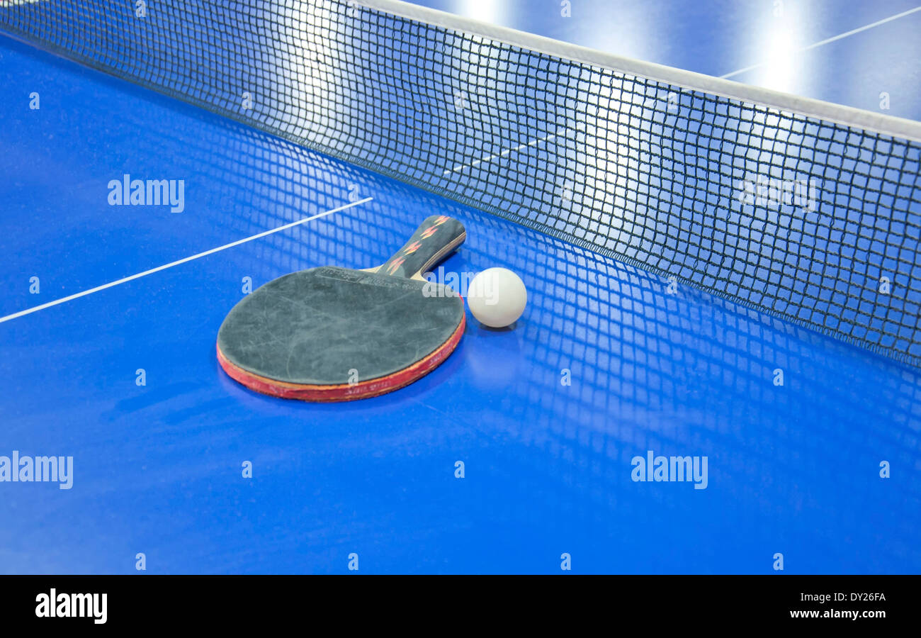 Table tennis table outside hi-res stock photography and images - Alamy